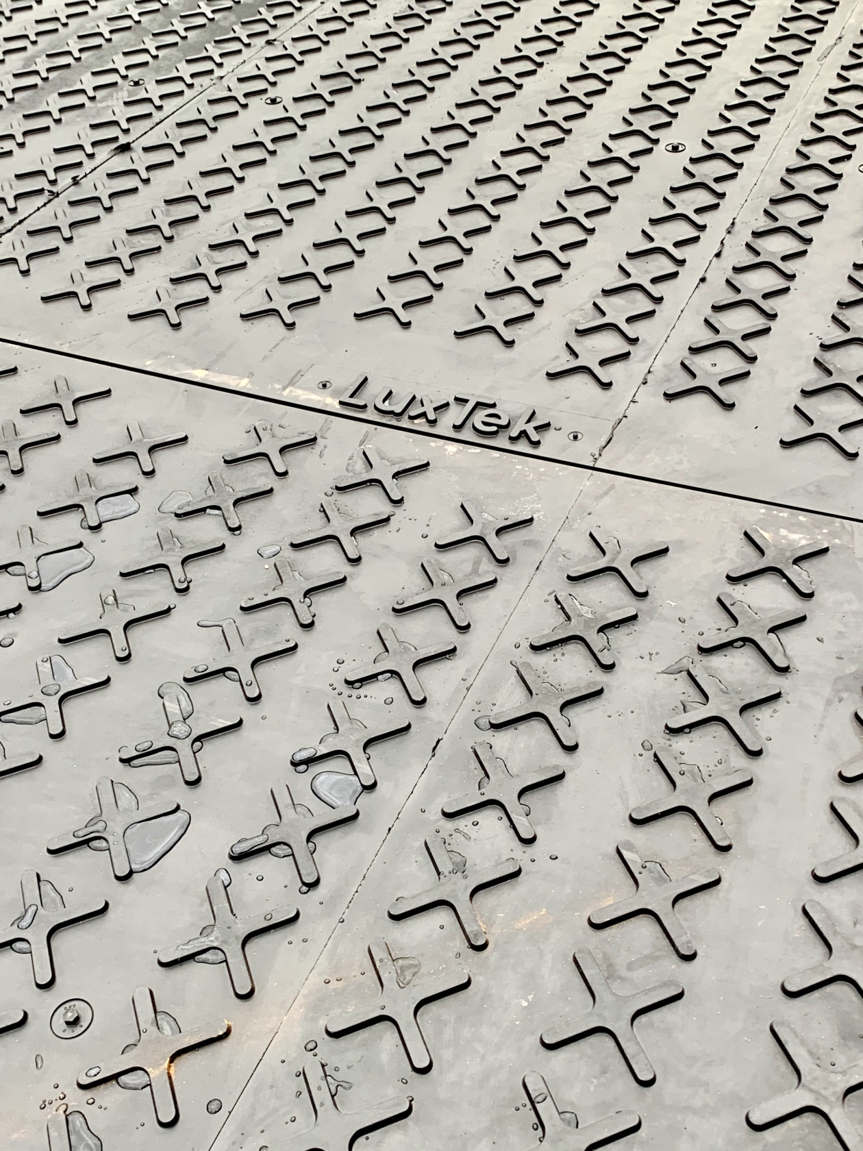 Heavy-duty plate Maximum: loadble up to 200 tons | LuxTek GmbH